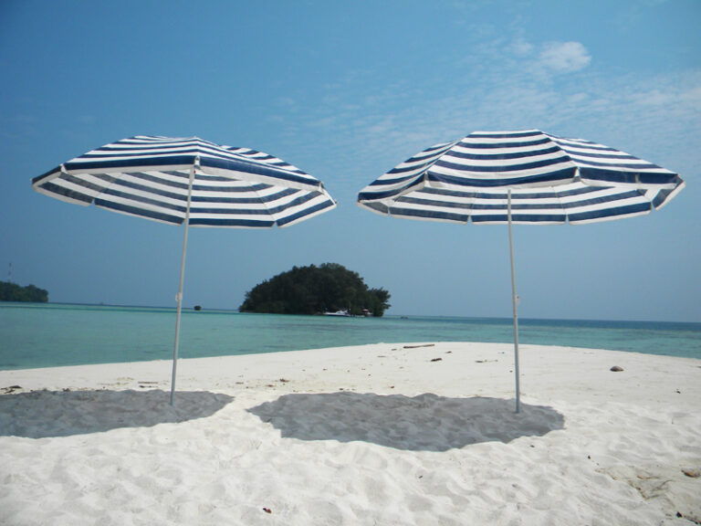 Pulau Macan - Paket Tour Wisata Private Eco Resort 2026